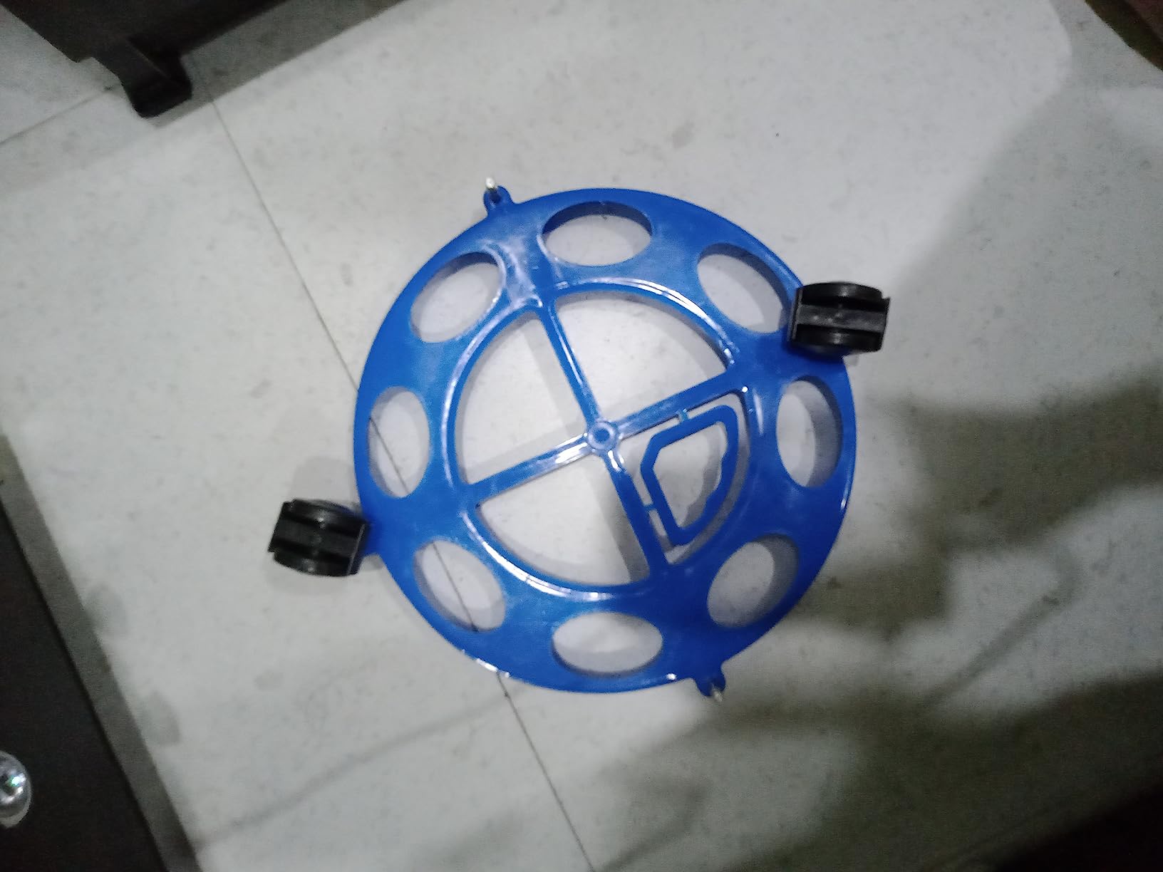 Suzec Plastic Round Gas Cylinder Trolley, LPG Cylinder Trolley Gas ...
