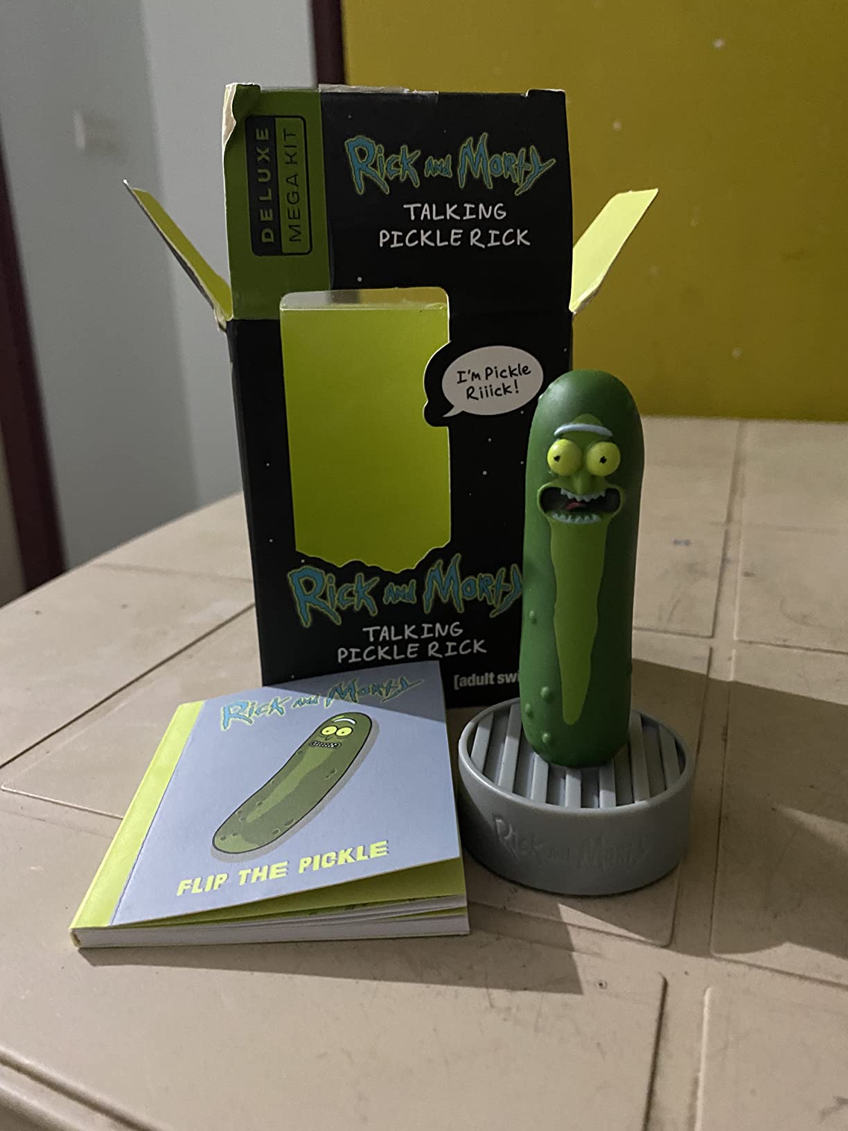 Rick and Morty: Talking Pickle Rick : Pearlman, Robb: Amazon.in: Books