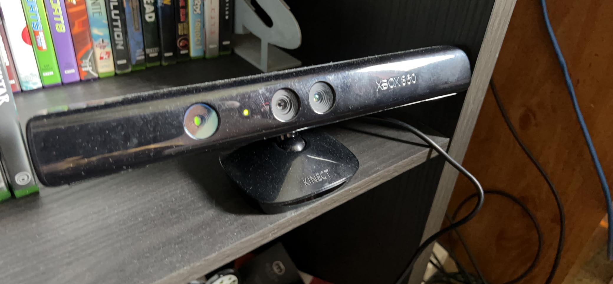 Amazon.com: Microsoft XBOX 360 Kinect Sensor : XBOX 360 SENSOR ...