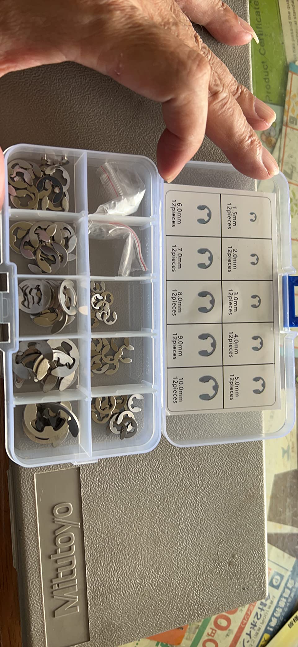 Amazon.co.jp: YFFSFDC Eクリップ 120個セット収納ケース付き ステンレス鋼製 E型スナップリング 補修 部品固定用 スナップリング E型止め輪 耐久性 耐油性 : 産業 ...