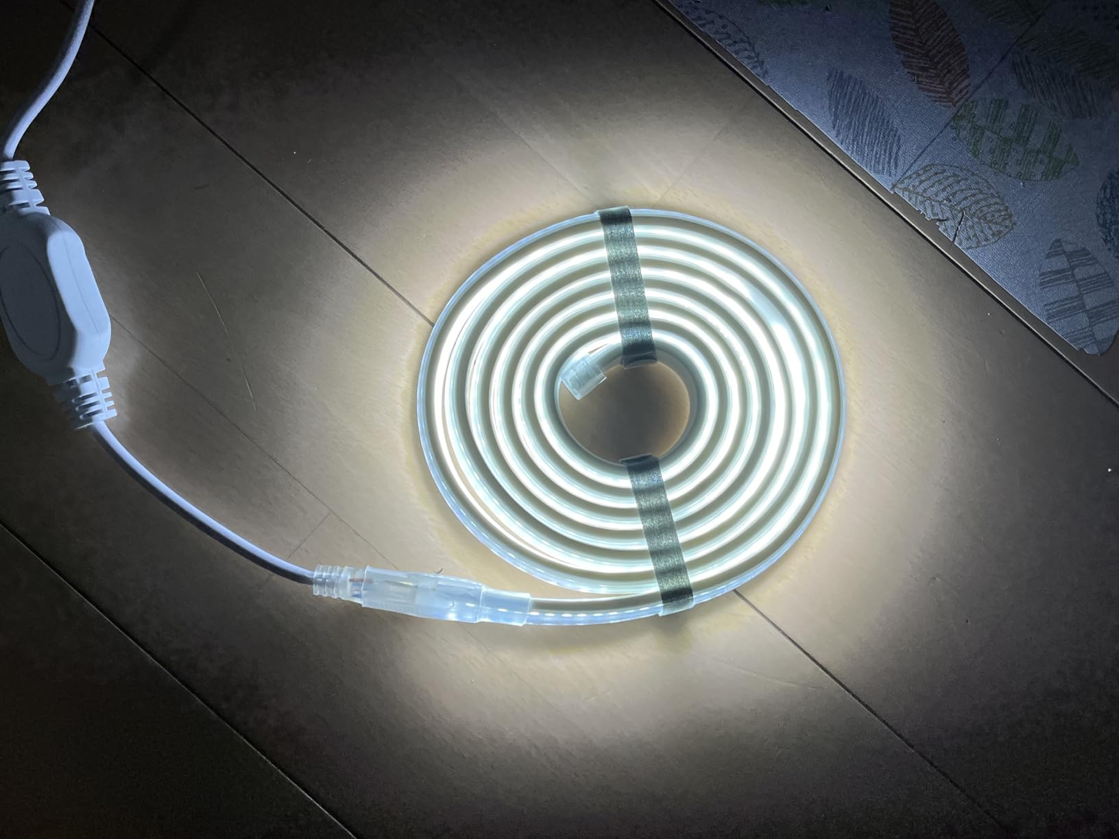 Amazon.co.jp: SPAHER LEDテープライト高輝度 チューブライト 防水 明るい 曲がりやすい 切断可能 取付簡単 ストリップライト ネオンライト 間接照明 DIY 飾り ...