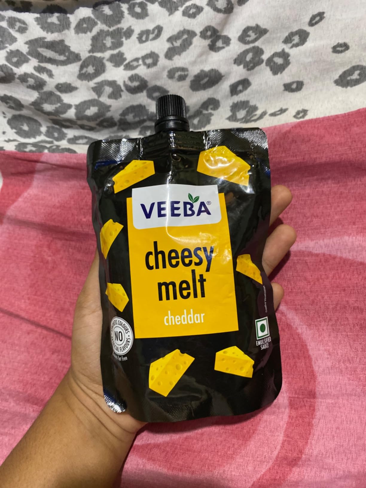 VEEBA Cheesy Melt Cheddar (200g) I No Artificial Flavour I 0 Trans Fat ...