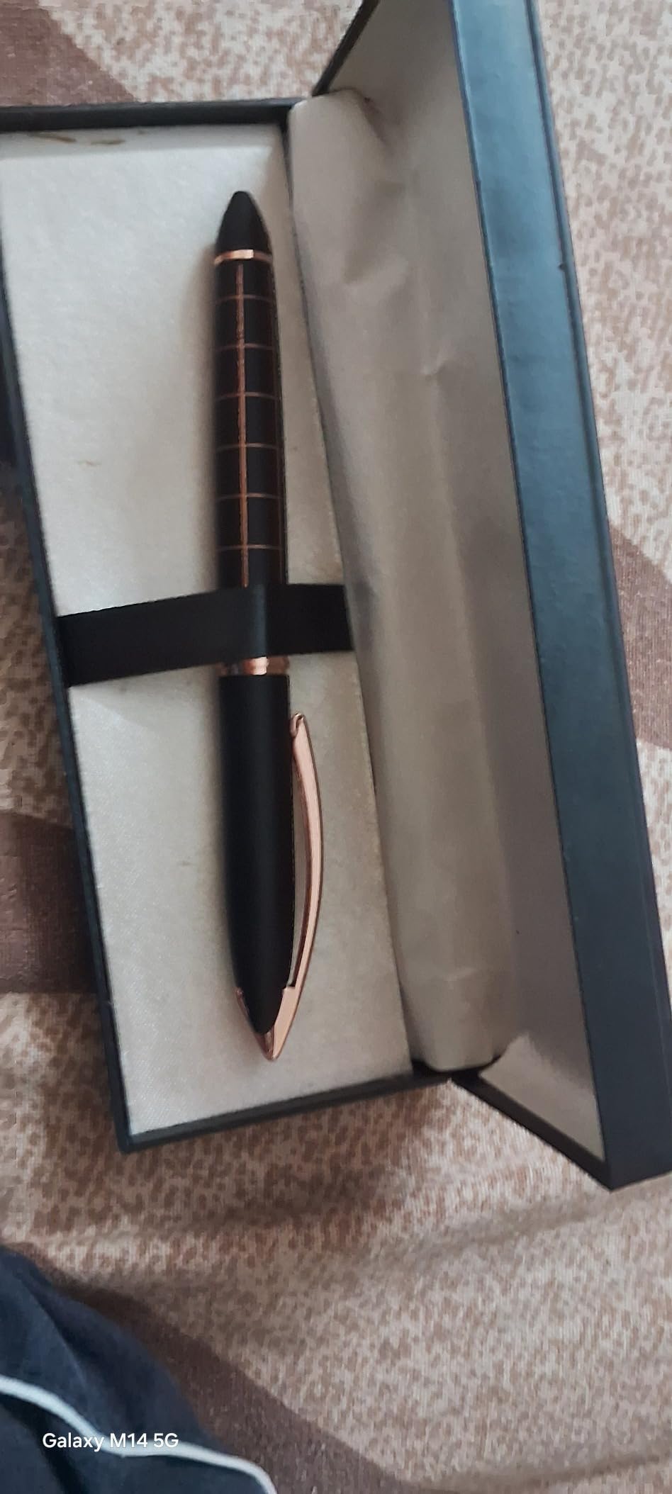 amazon basics Elegant Ballpoint Pen with Classy Stainless Steel Body ...