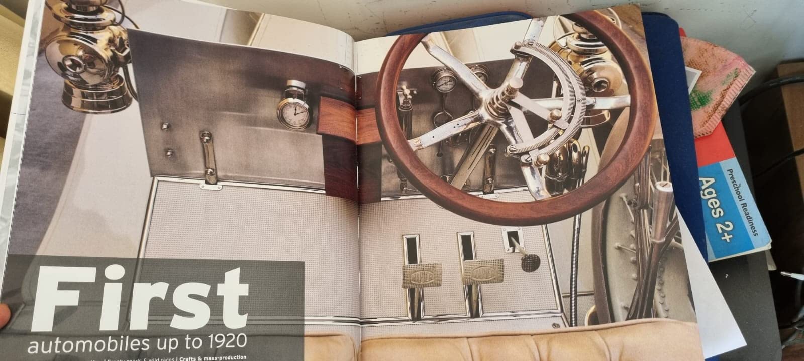 The Car Book: The Definitive Visual History : DK: Amazon.in: Books