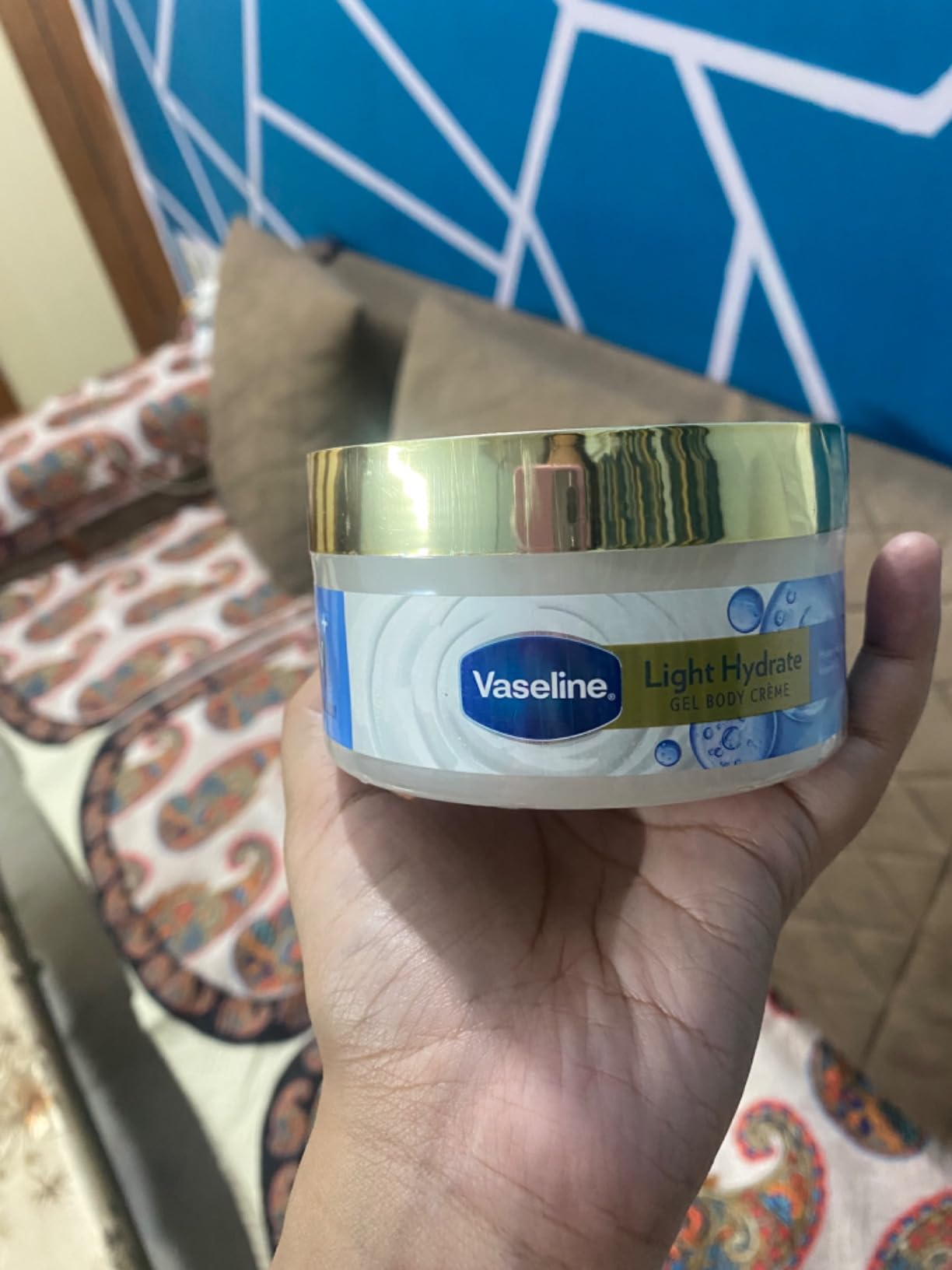 Buy Vaseline Light Hydrate Gel Body Creme, 180 g. Hyaluronic Acid ...