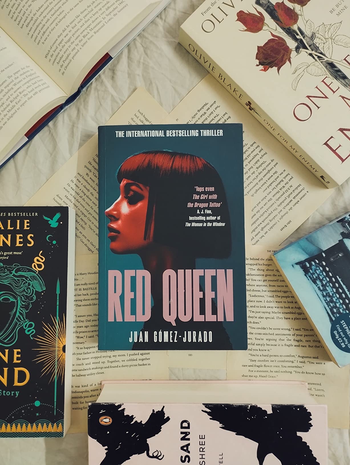 Red Queen : Juan Gómez-Jurado: Amazon.in: Books