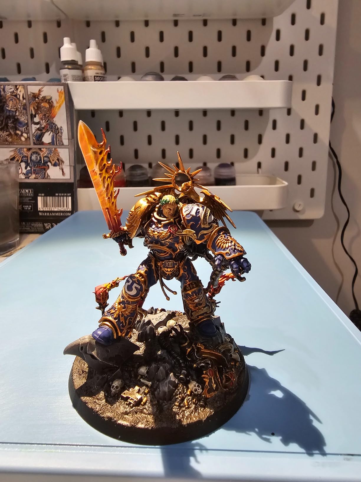 Warhammer 40k - Ultramarines - Primarch Roboute Guilliman (Boxed ...