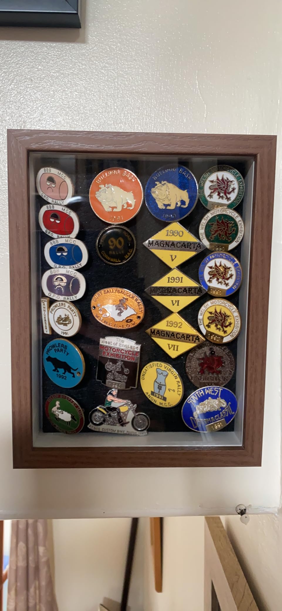 FINGERINSPIRE Wooden Pin Display Case 22x17x4.5cm Rectangle Wood Badge ...