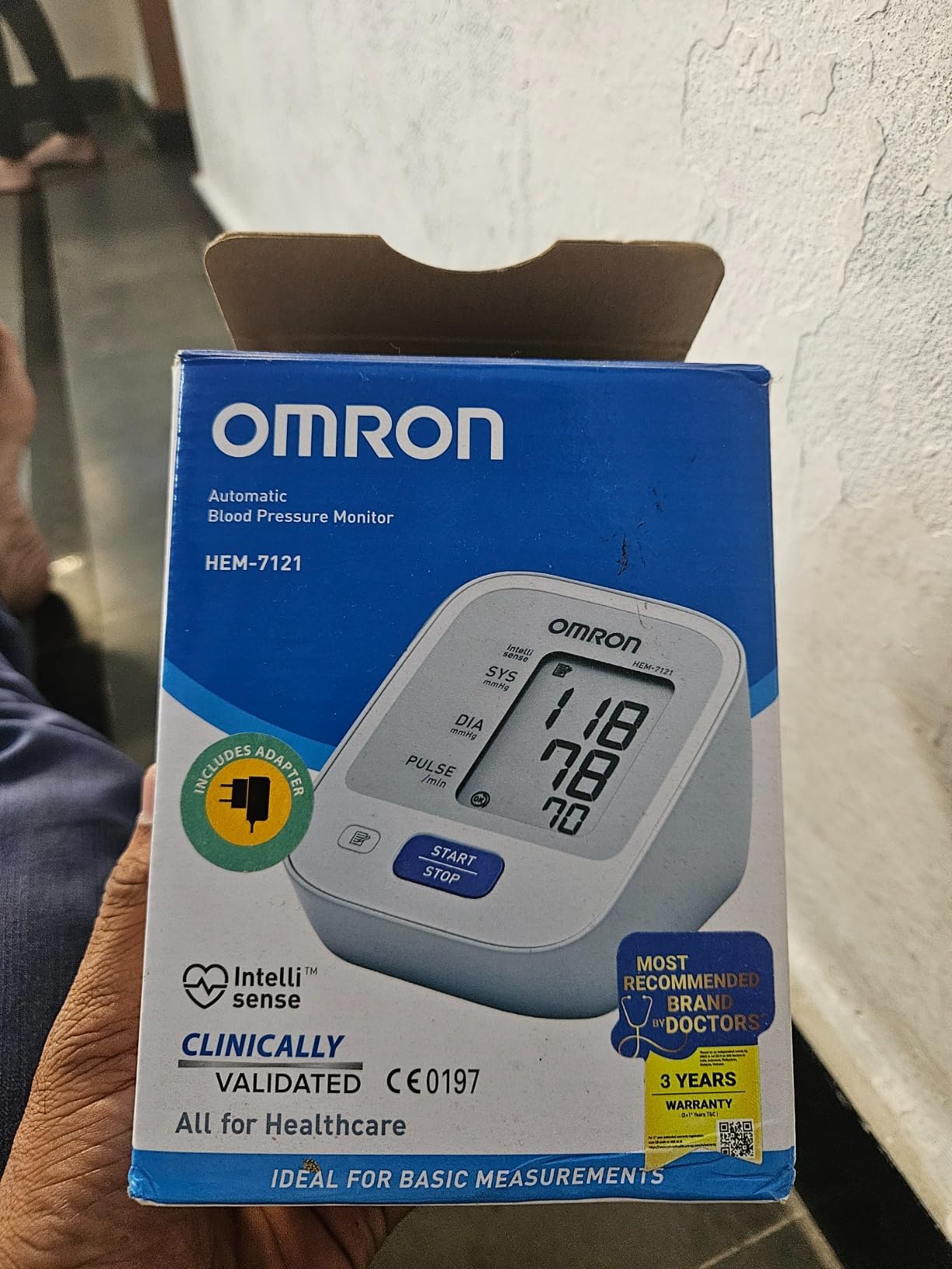 Omron HEM 7143T1 Digital Bluetooth Blood Pressure Monitor with Cuff ...
