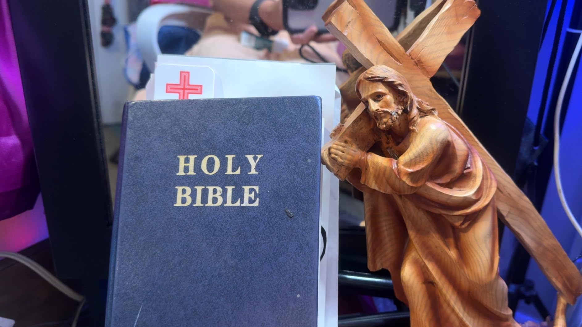 Holy Bible-Placed by The Gideons: Thomas Nelson: 9780834004269: Amazon ...