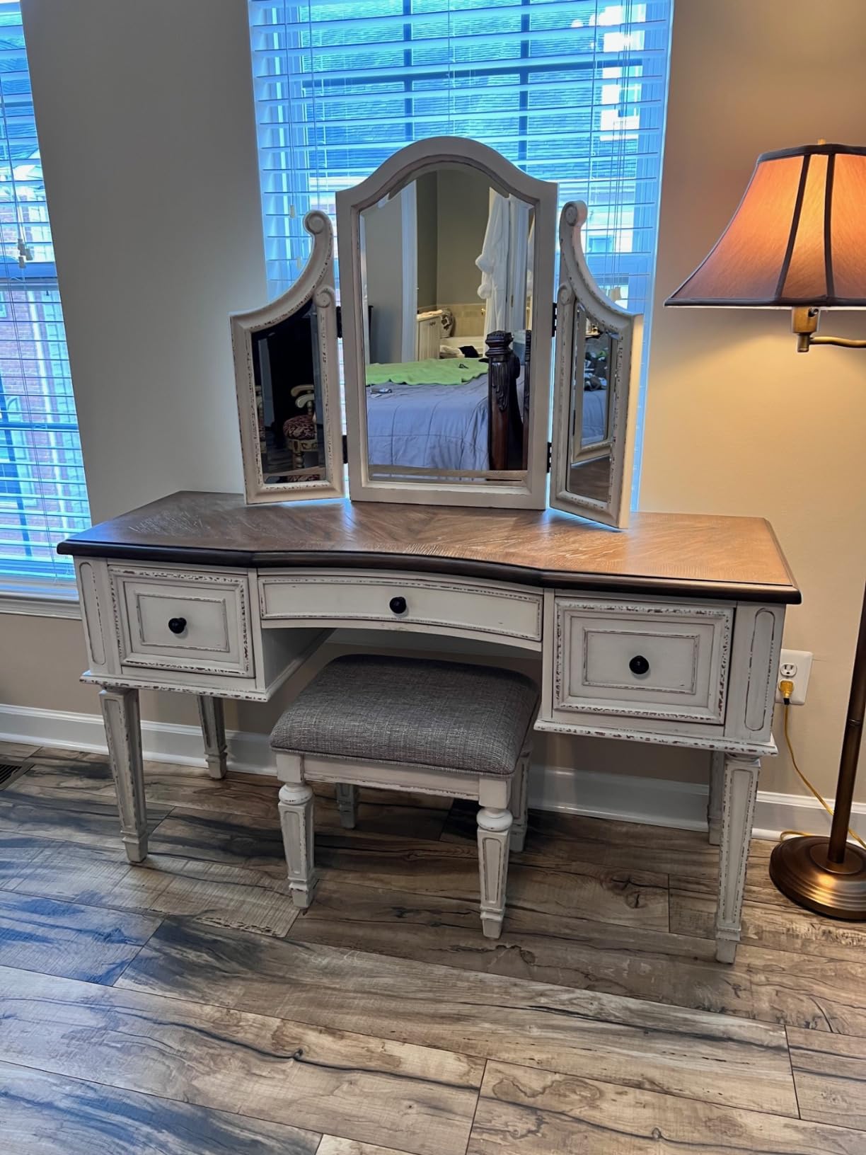 $14/mo - Finance Signature Design by Ashley Realyn Traditional Cottage ...