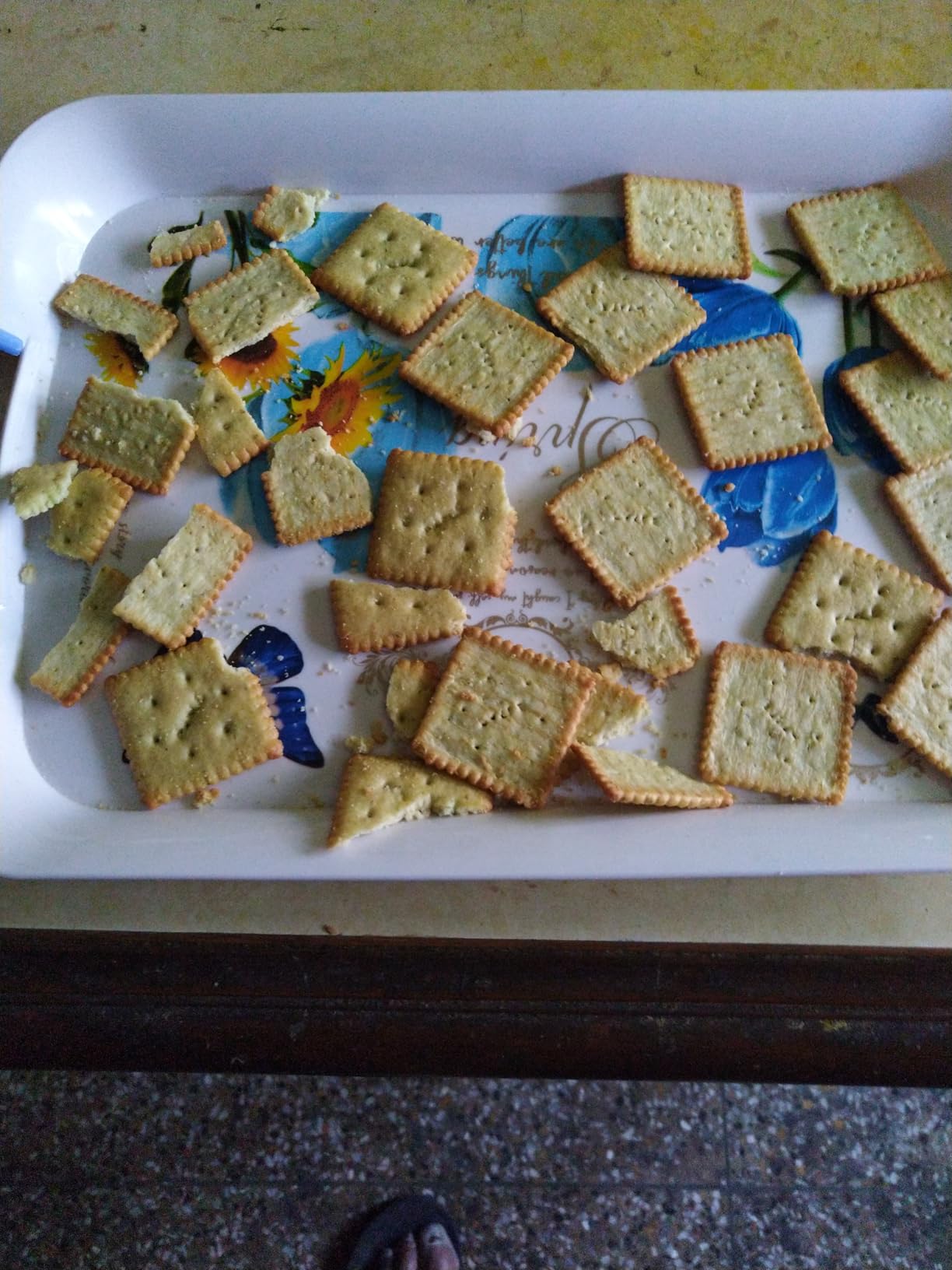 Parle Krackjack Butter & Masala Sprinkled Crackers, 100g : Amazon.in ...