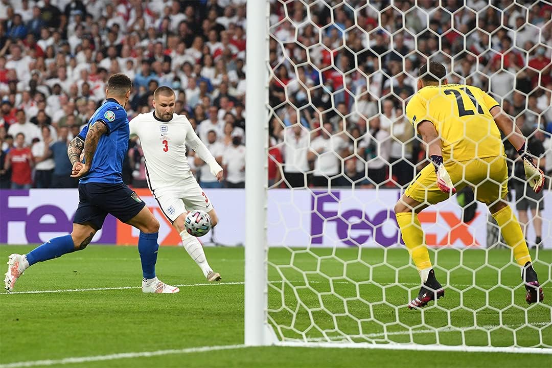 Amazon.com: SMARTZONE Luke Shaw Goal Shot England European Championship ...