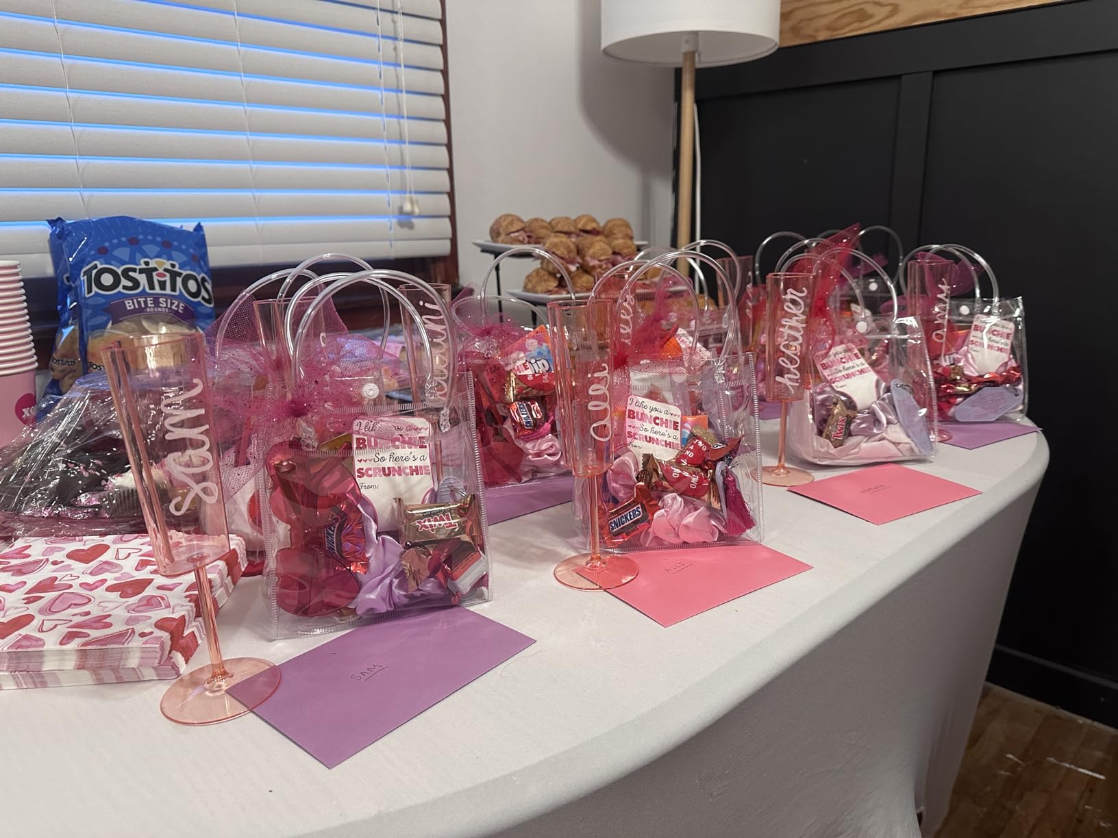 Amazon.com: Jutieuo 20 Pack Clear Plastic Gift Bags with Handle ...