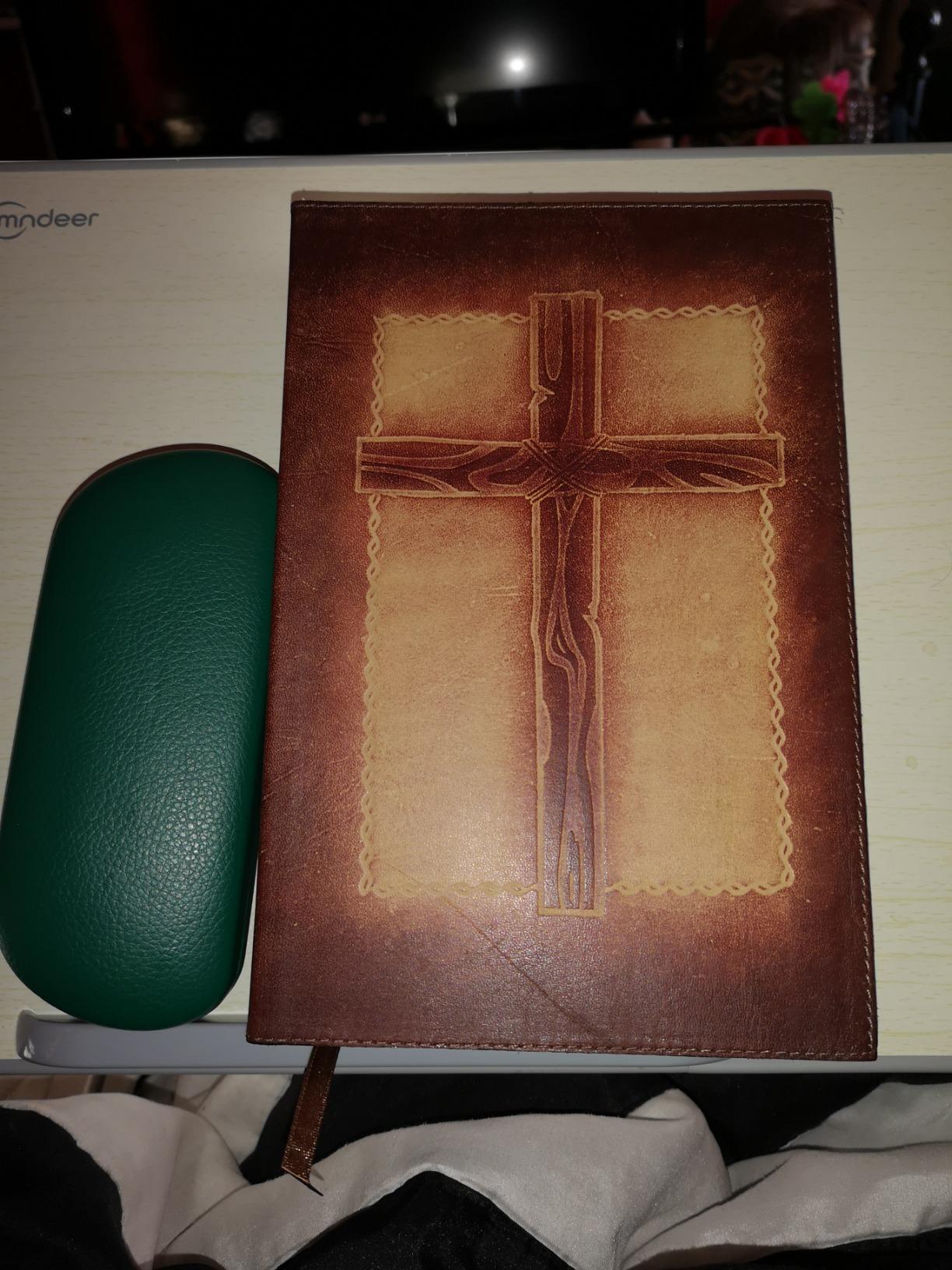 The Voice Bible: Step Into the Story of Scripture (Signature): Amazon ...