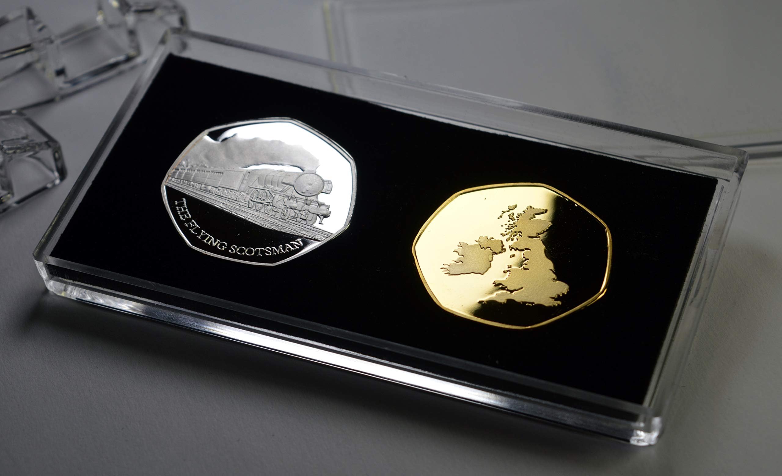 EDINBURGH CASTLE Silver Commemorative Coin Albums/50p Coin Hunt ...