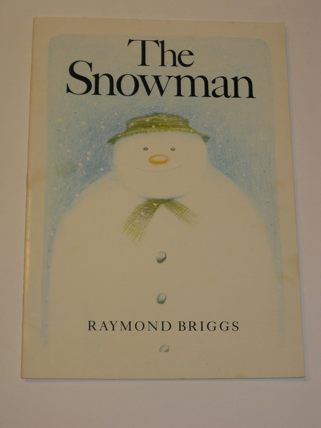 The Snowman: Briggs, Raymond: 9780440845201: Amazon.com: Books