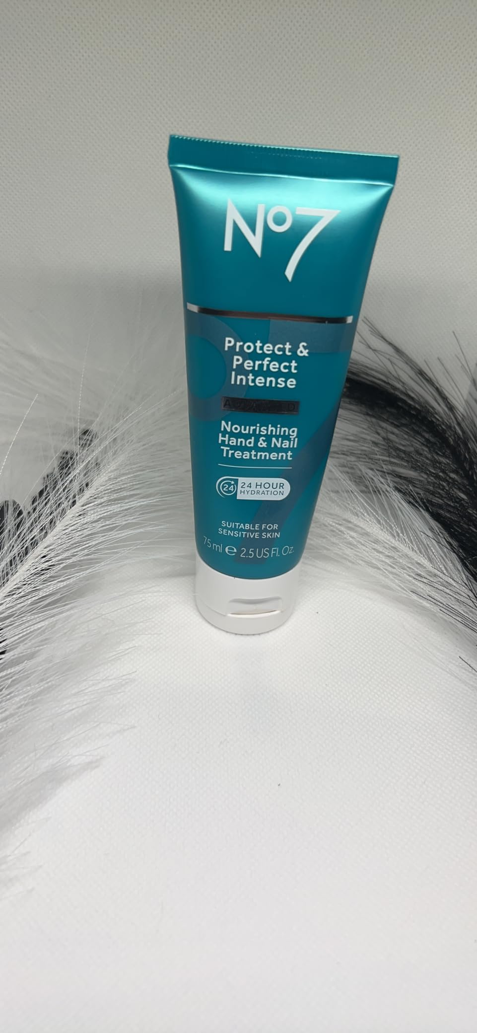 Amazon.com : No7 Protect & Perfect Intense Advanced Nourishing Hand and ...