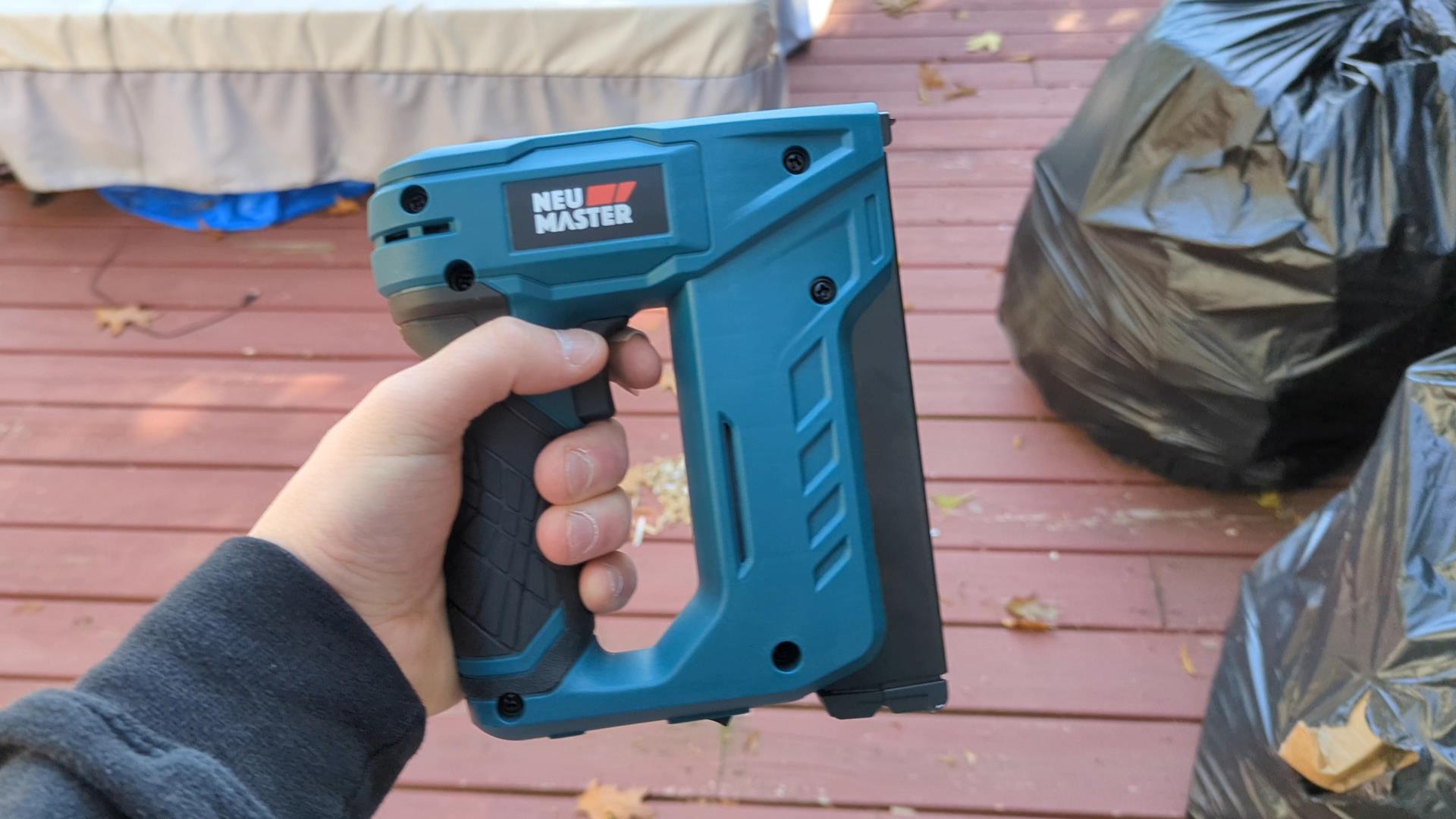 Watch NEU MASTER Staple Gun Cordless, NTC0070 Li-ion on Amazon Live