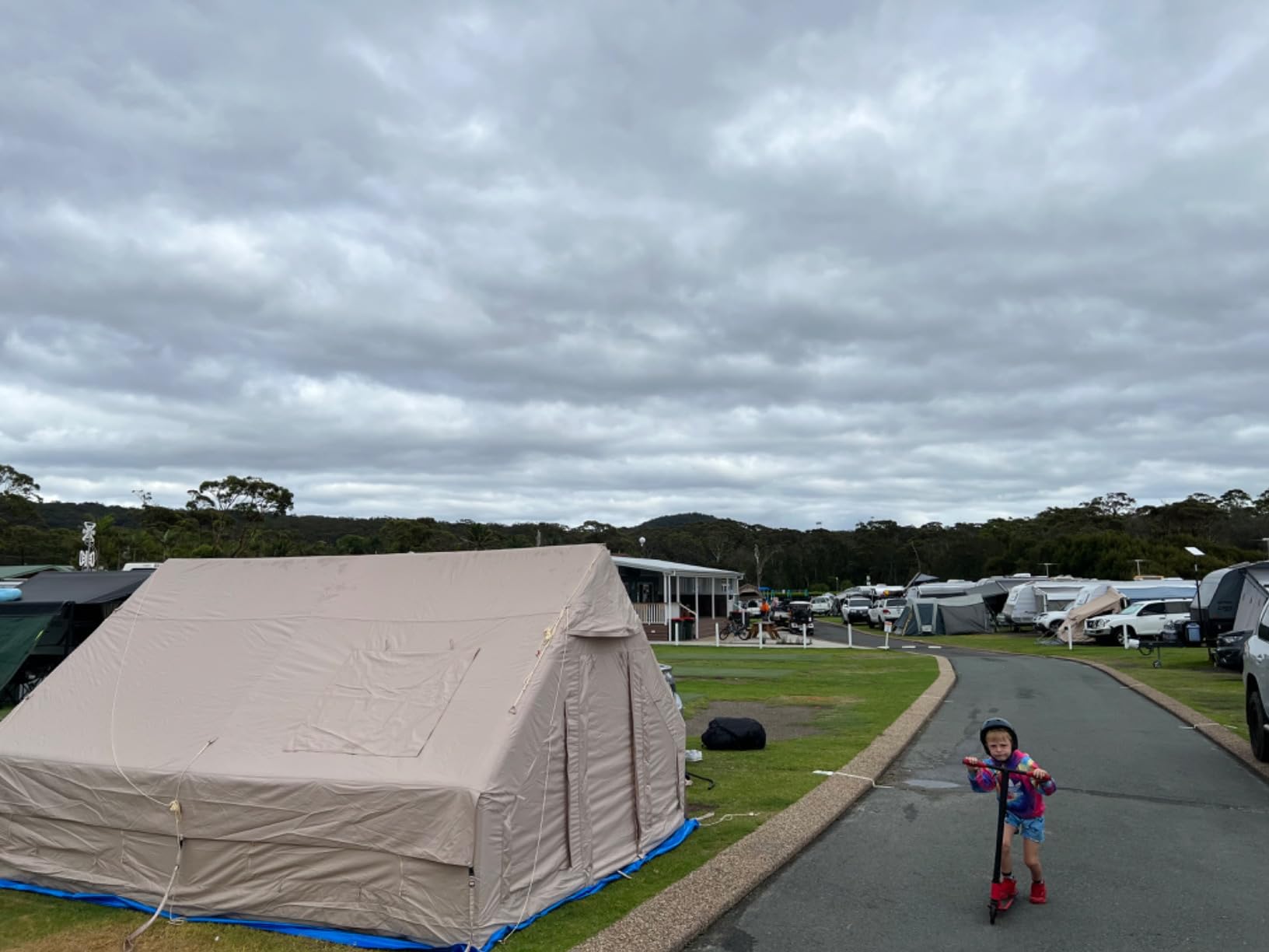 OGL Inflatable Tent Blow Up Party Family Camping Glamping 6 Person 4 ...