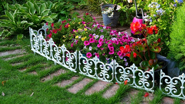 Victorian Lawn Edging