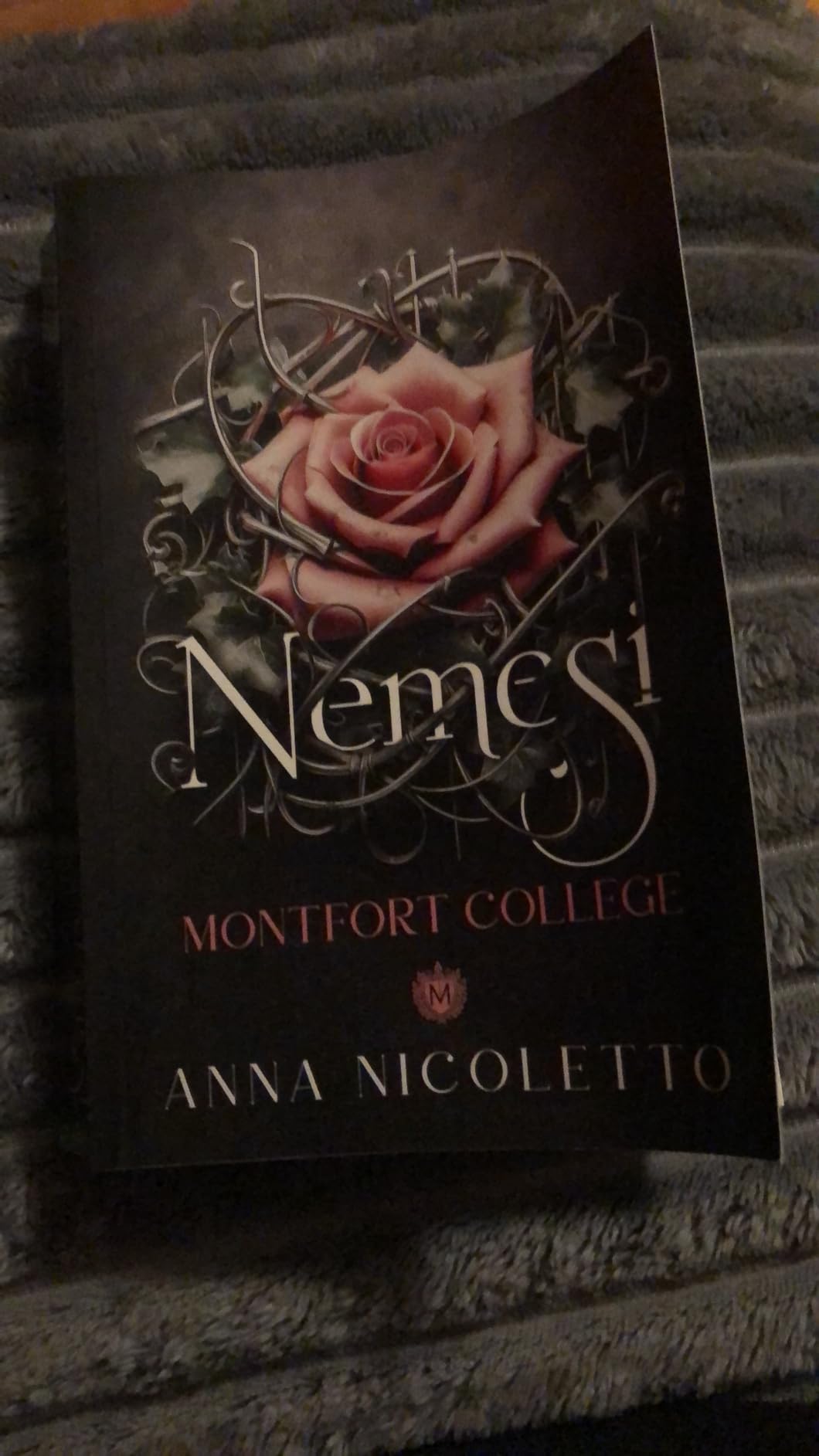 Nemesi: Montfort College : Nicoletto, Anna: Amazon.it: Libri