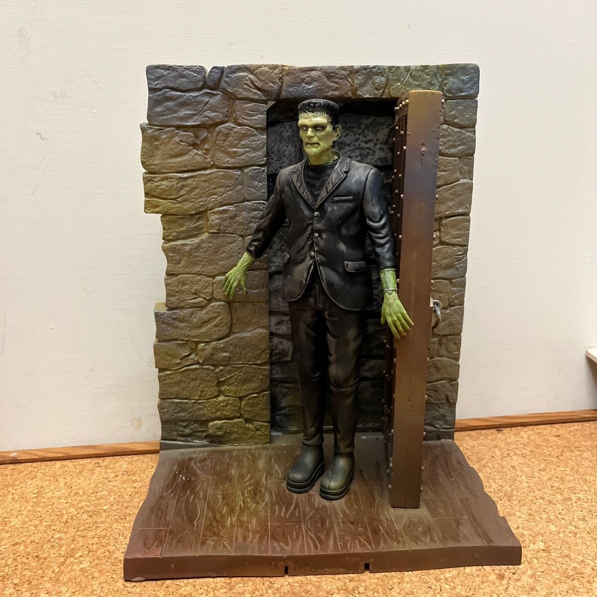 Amazon.co.jp: メビウス モデル 1/8 フランケンシュタイン Frankenstein MOEBIUS MODELS 909 ...