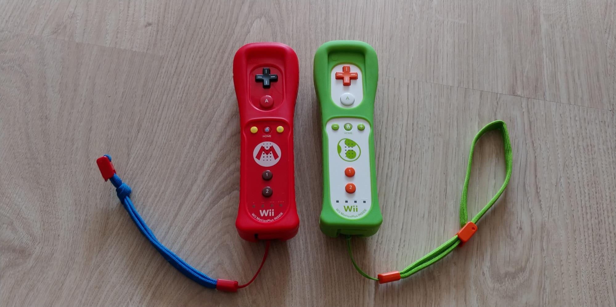 Amazon.com: Nintendo Wii Remote Plus, Yoshi : Video Games