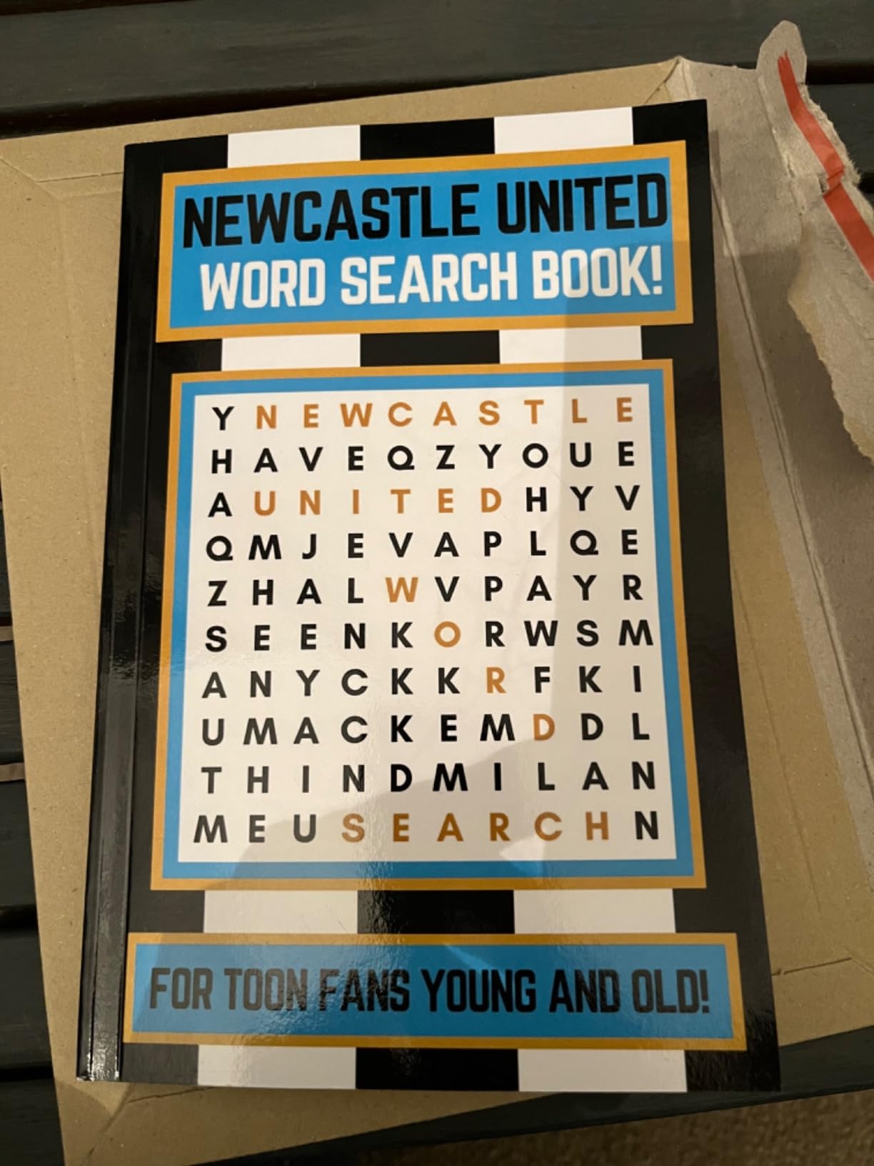 Newcastle United Word Search Book: For Toon Fans Young and Old: Amazon ...