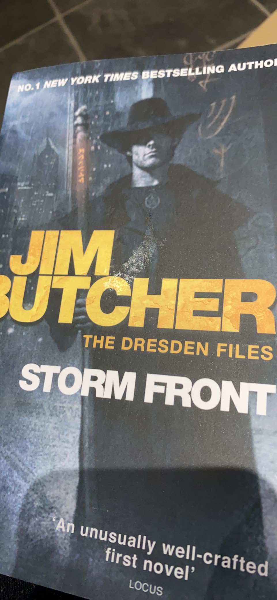 Storm Front: The Dresden Files, Book One: Amazon.co.uk: Butcher, Jim ...