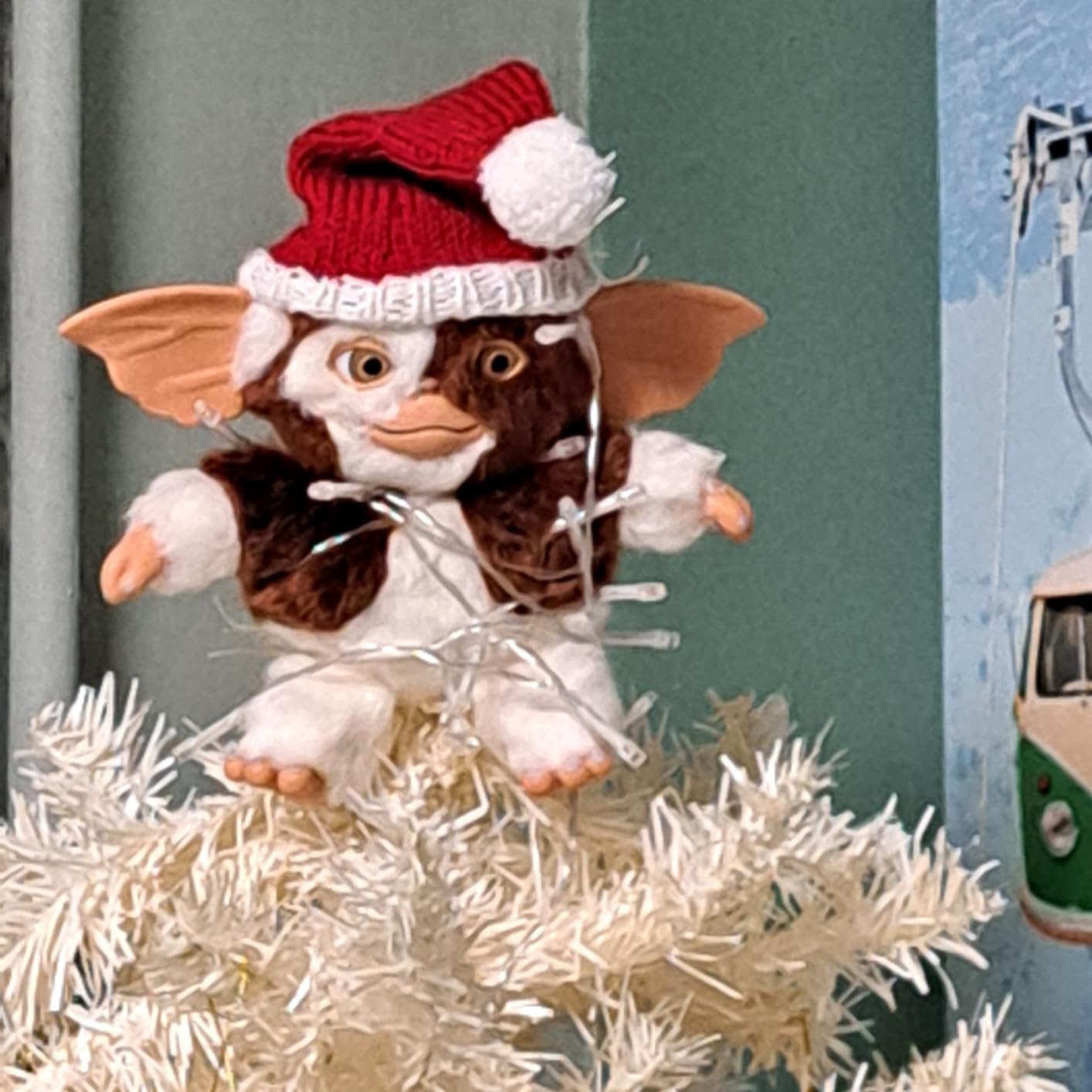 Gremlins Gizmo Plush Doll SMILING : Amazon.co.uk: Toys & Games