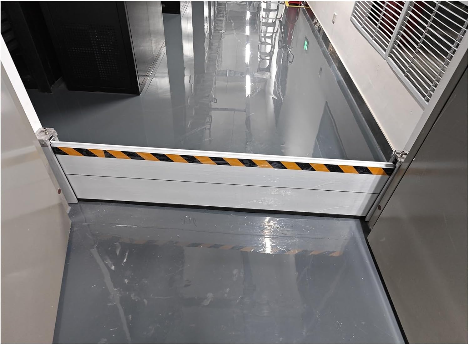 Amazon.com: Reusable Heavy Duty Flood Barrier Shield for Garage/Outdoor ...