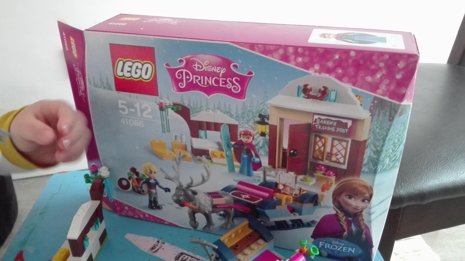 LEGO - 41066 Disney Princess: l'Avventura sulla Slitta di Anna e ...