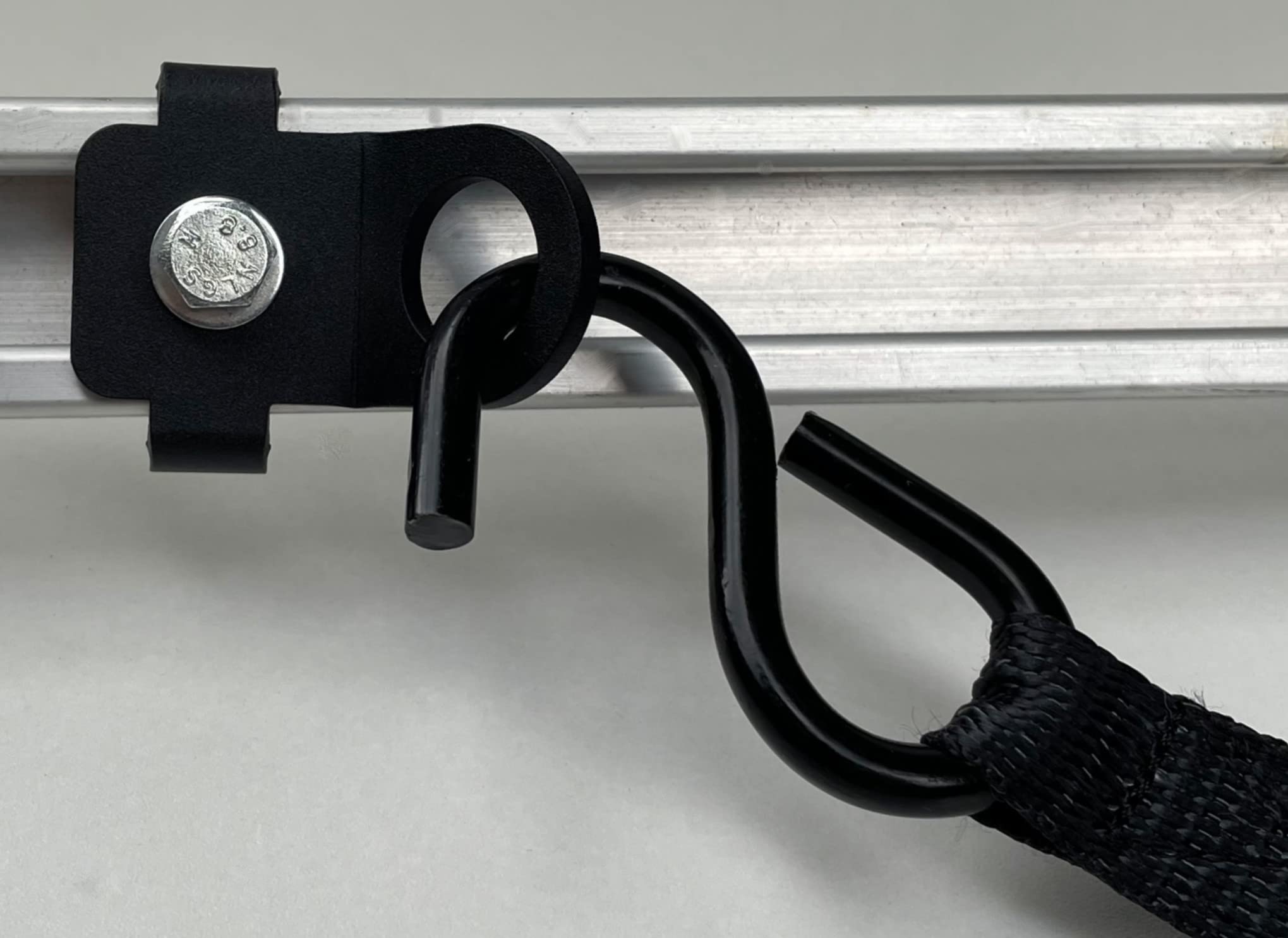 Amazon.com: 2 Truck Bed Rail Tie-Down Cleats w/ 2 Tie Down Straps Heavy ...