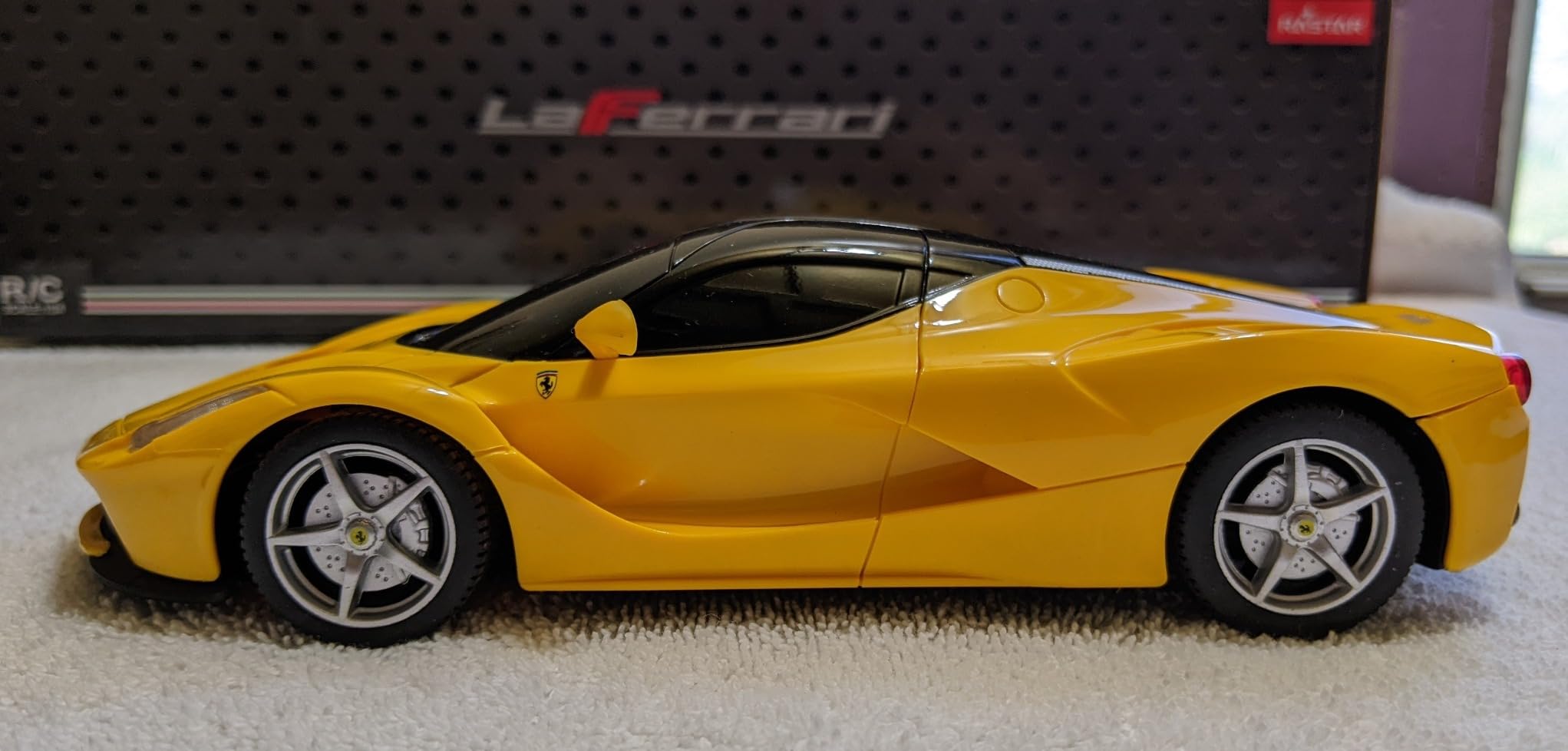 Amazon.com: RASTAR 48900 1/24 Ferrari RC Car - Officially Licensed ...