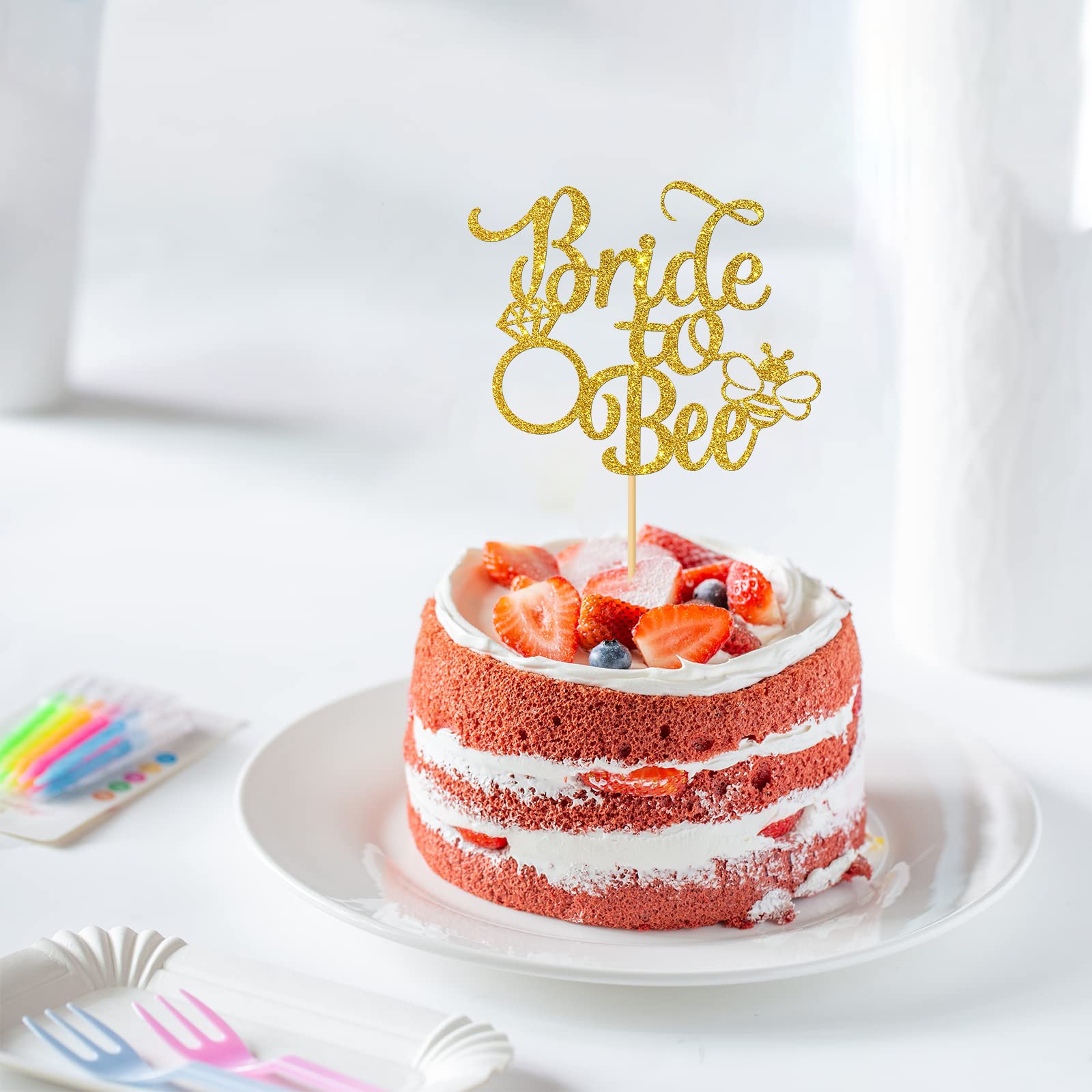 Bumble bee wedding cake toppers | Beachweddingtips.com