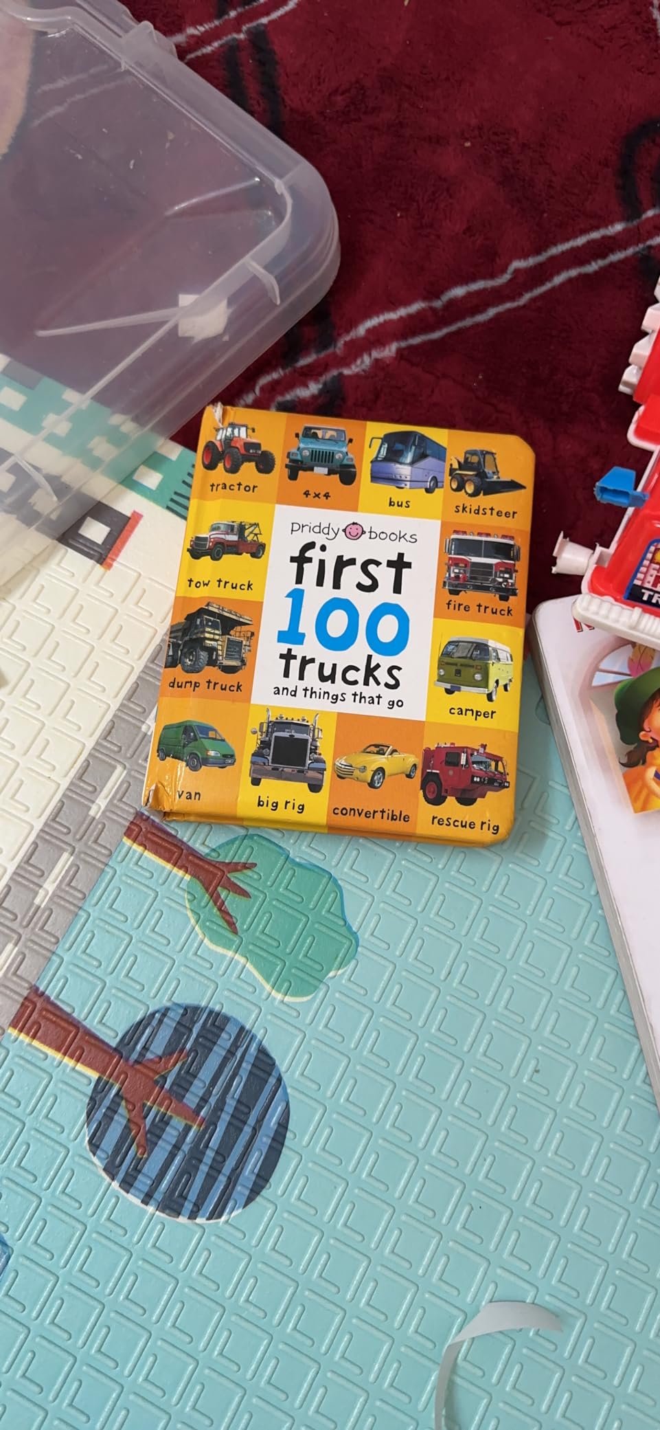 First 100 Trucks : Roger Priddy: Amazon.in: Books