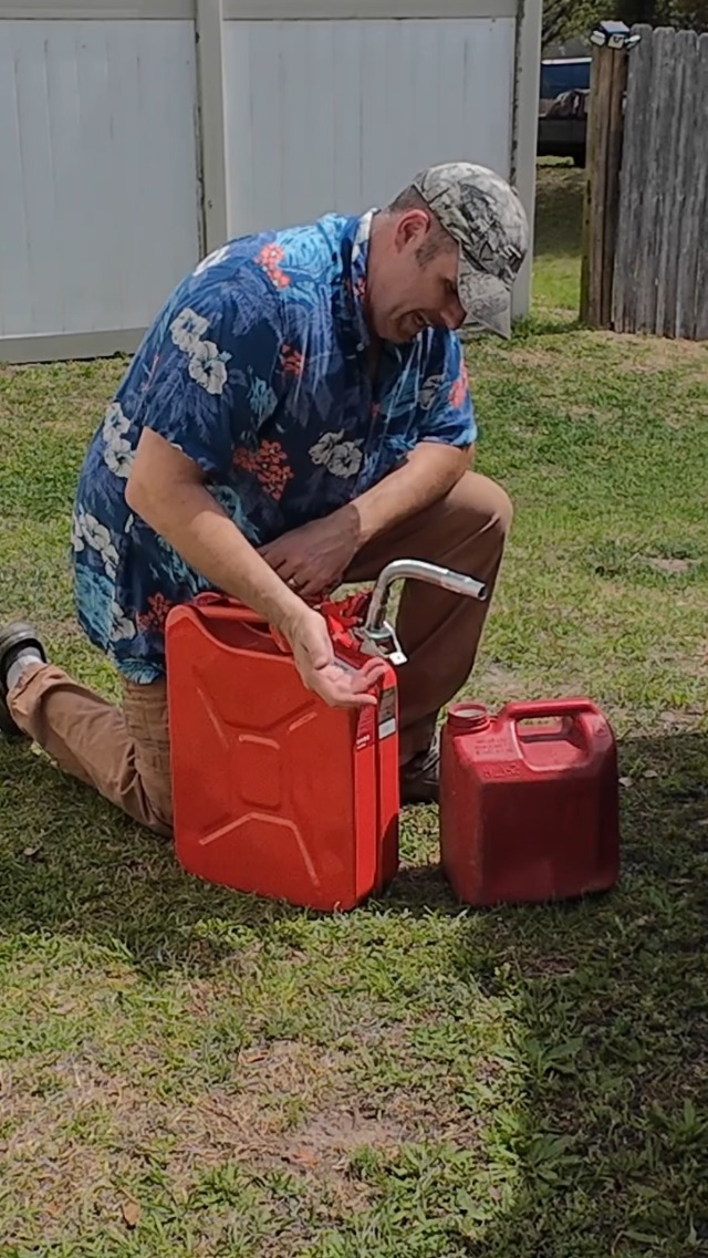Watch These jerry cans don't spill! on Amazon Live