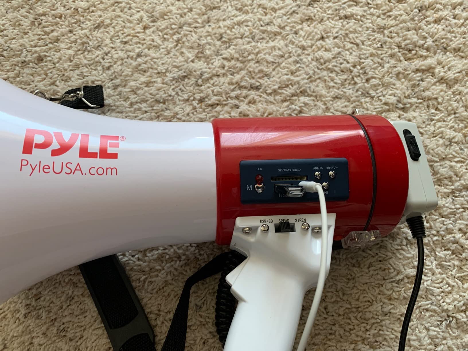 Amazon.com: Pyle Megaphone 50-Watt Siren Bullhorn - Bullhorn Speaker w ...