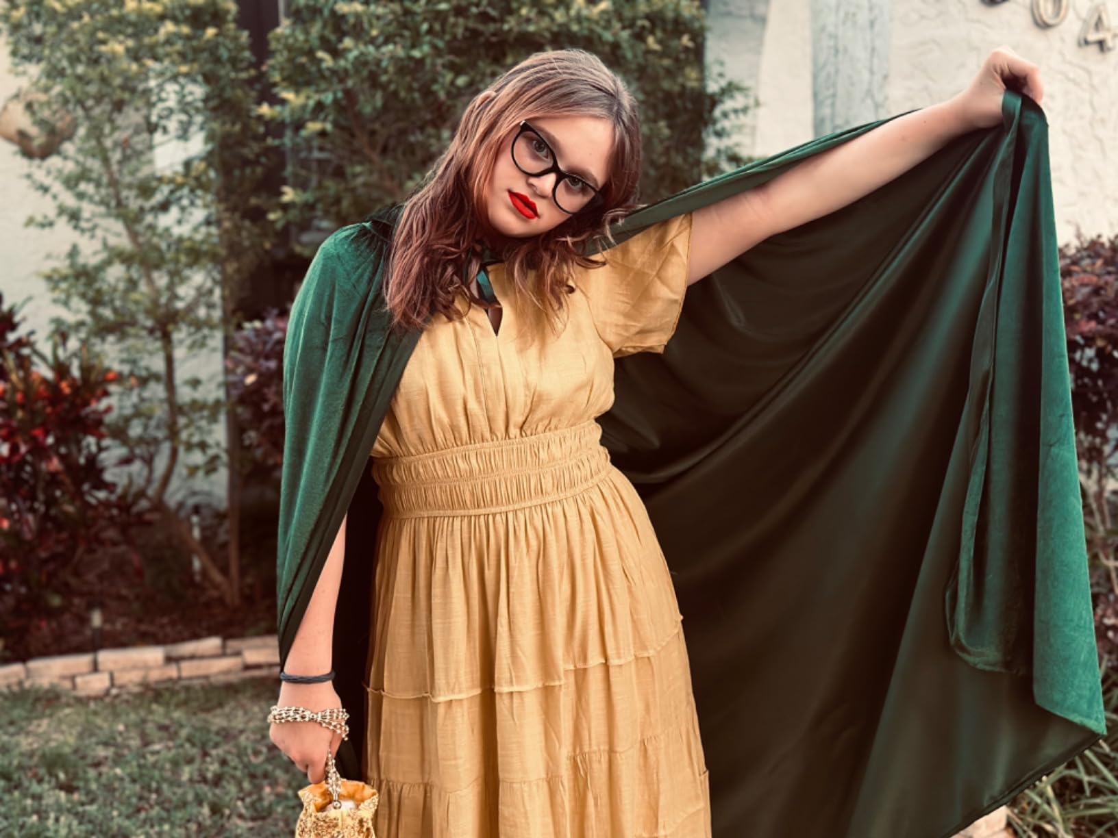 Amazon.com: Unisex Full Length Hooded Robe Cloak Long Velvet Cape ...