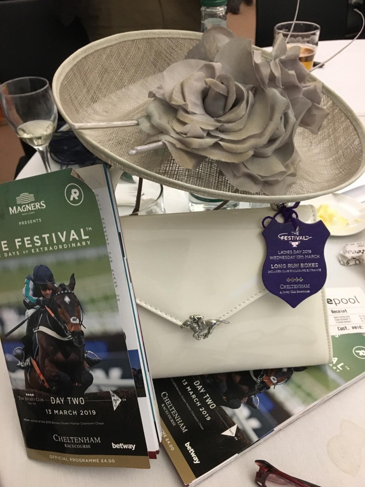 Gift Boxed Pewter- Race Horse/Jockey Badge pin or Brooch Gift for Scarf ...