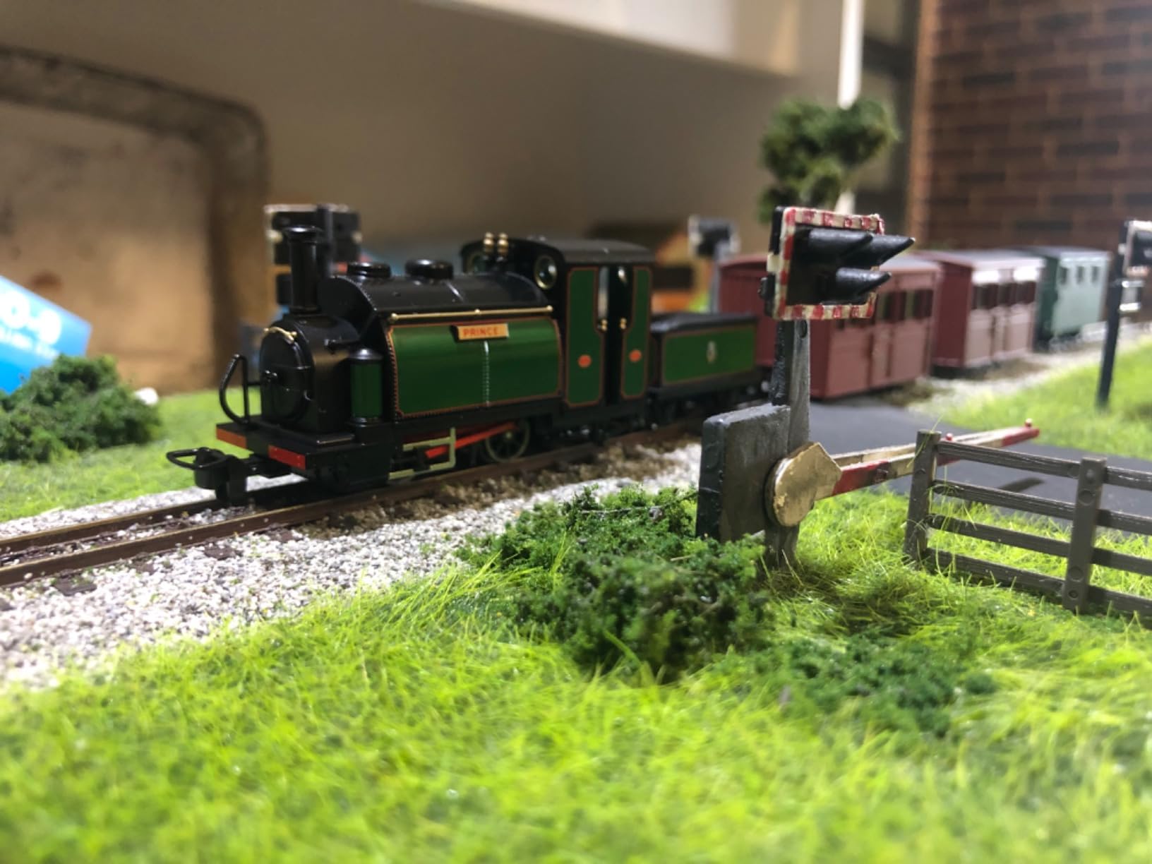 KATO HO Gauge KATO/PECO OO-9 Small England Prince Green 51-201G Railway ...