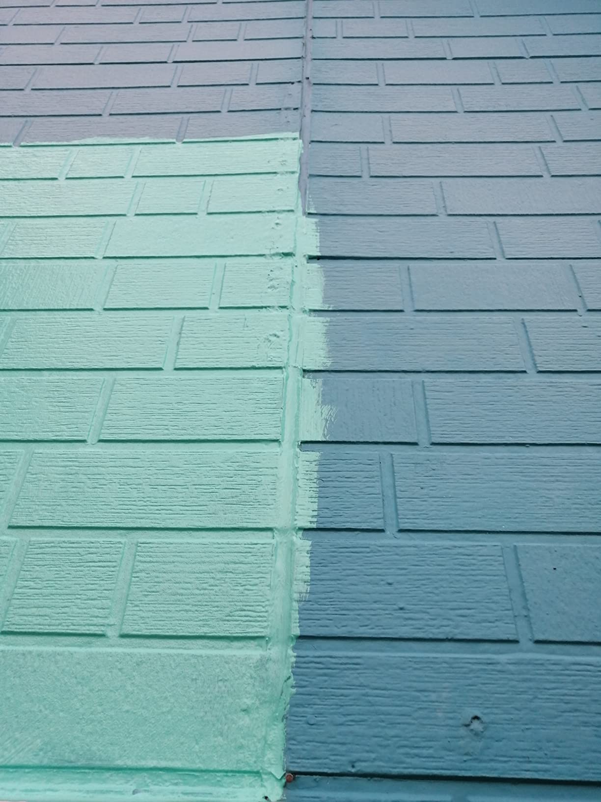 Amazon | 屋外用 多目的用 水性塗料 55-70P ターコイズブルー 2kg / 艶あり 内装 外装 壁 屋内 ファインペイントシリコン つやあり 多用途 | 塗料缶・ペンキ