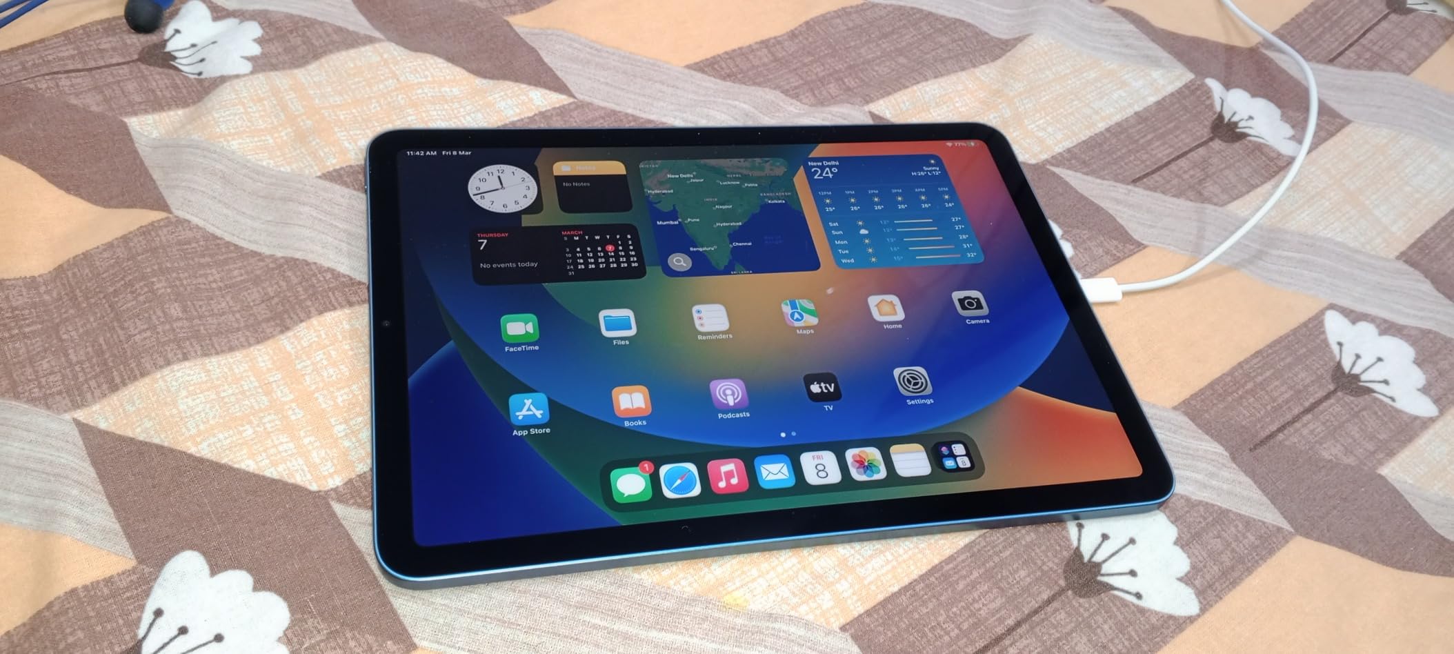 Apple iPad Air (5th generation): with M1 chip, 27.69 cm (10.9″) Liquid ...