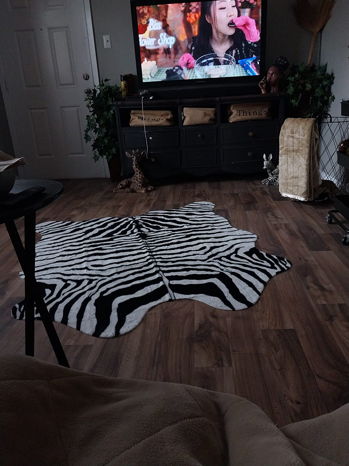 $9/mo - Finance JACCAWS Cowhide Rug,4.6 x 5.2 Feet Faux Cow Print Area ...