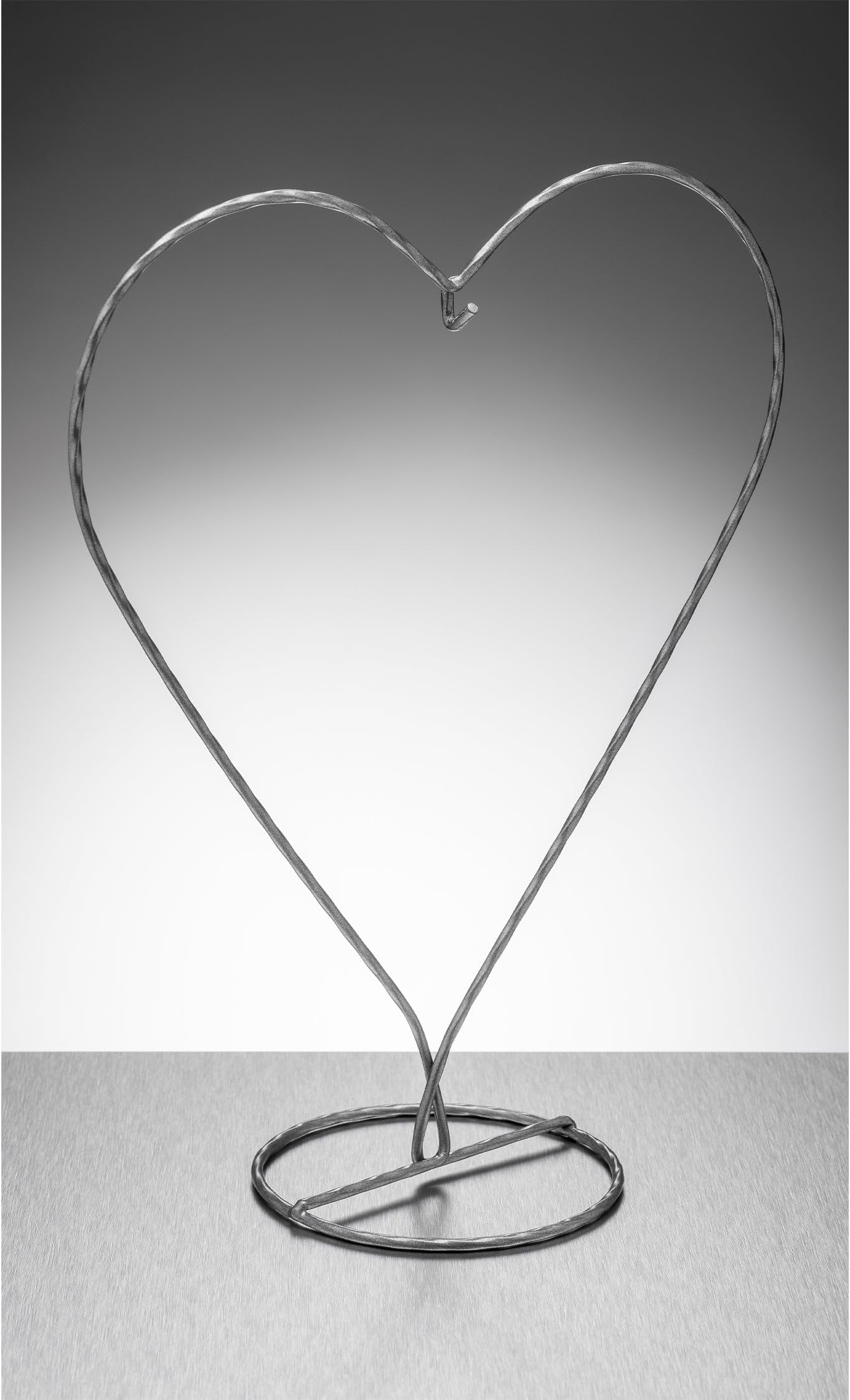 Silver Heart Shaped Display Stand : Amazon.co.uk: Home & Kitchen