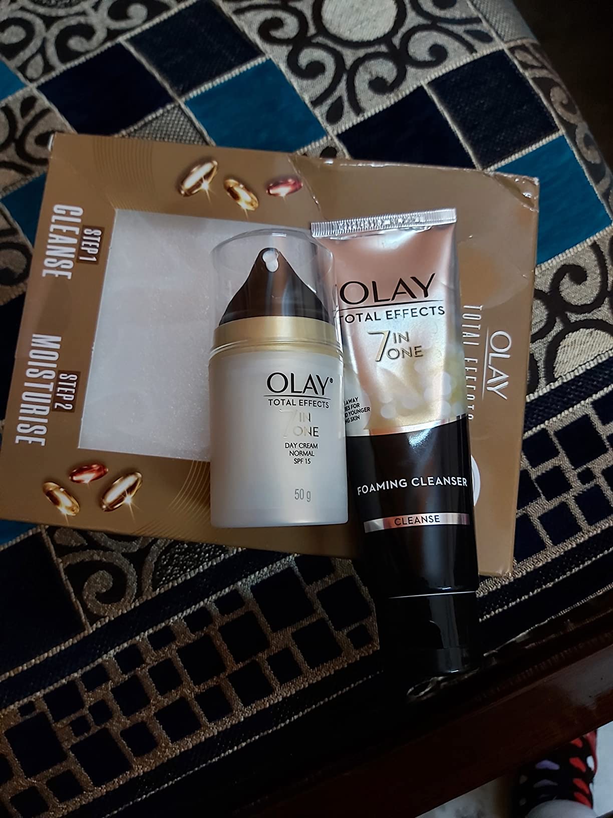 Olay Total Effects Giftpack - Day Cream with SPF 15 50gm + Cleanser ...