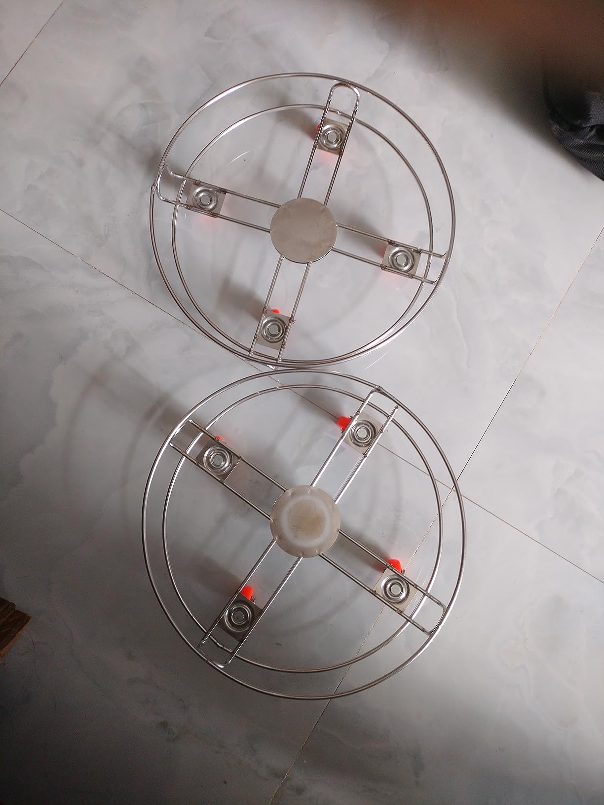 Durable Plastic Gas Cylinder Trolley with Wheels Gas Stand Lpg Cylinder ...