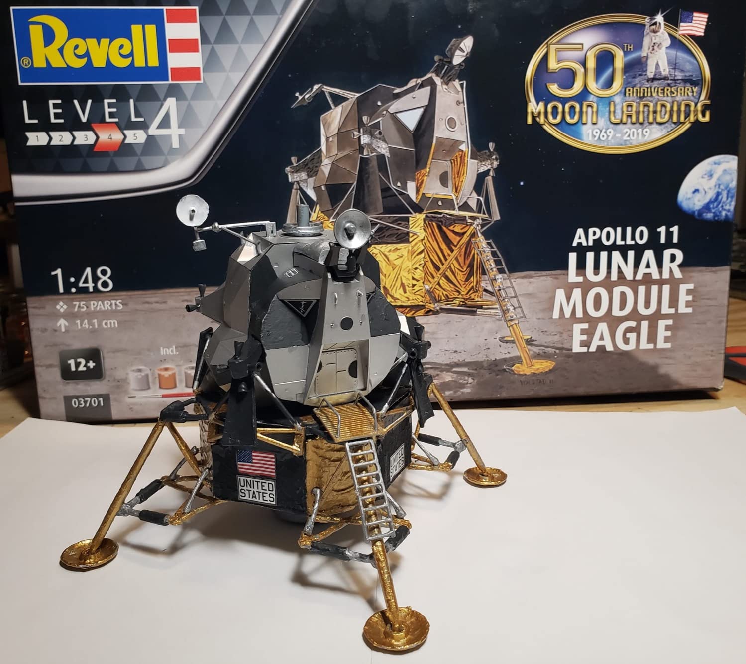 Amazon.com: Revell RV03701 Moon Landing 1:48 - Apollo 11 Lunar Module ...