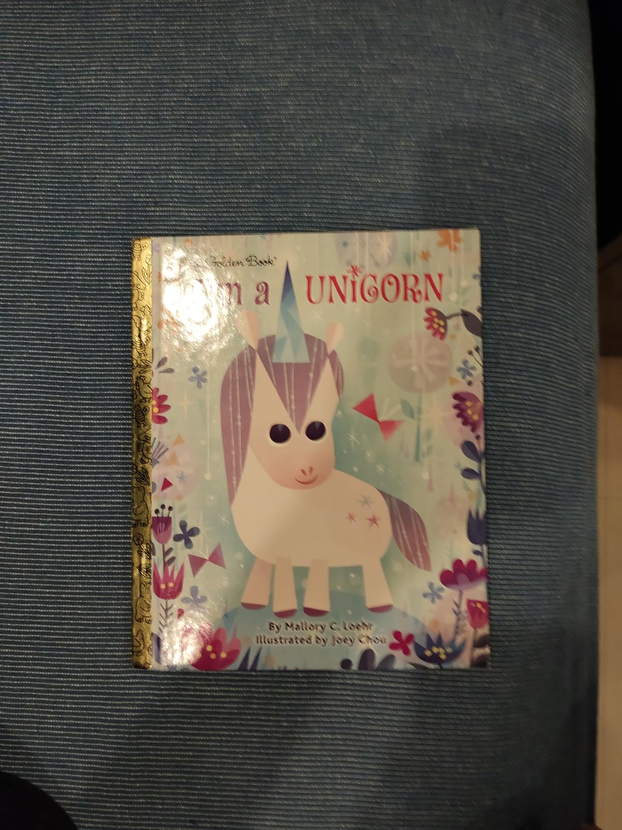 I'm a Unicorn (Little Golden Book) : Chou, Joey, Loehr, Mallory: Amazon ...